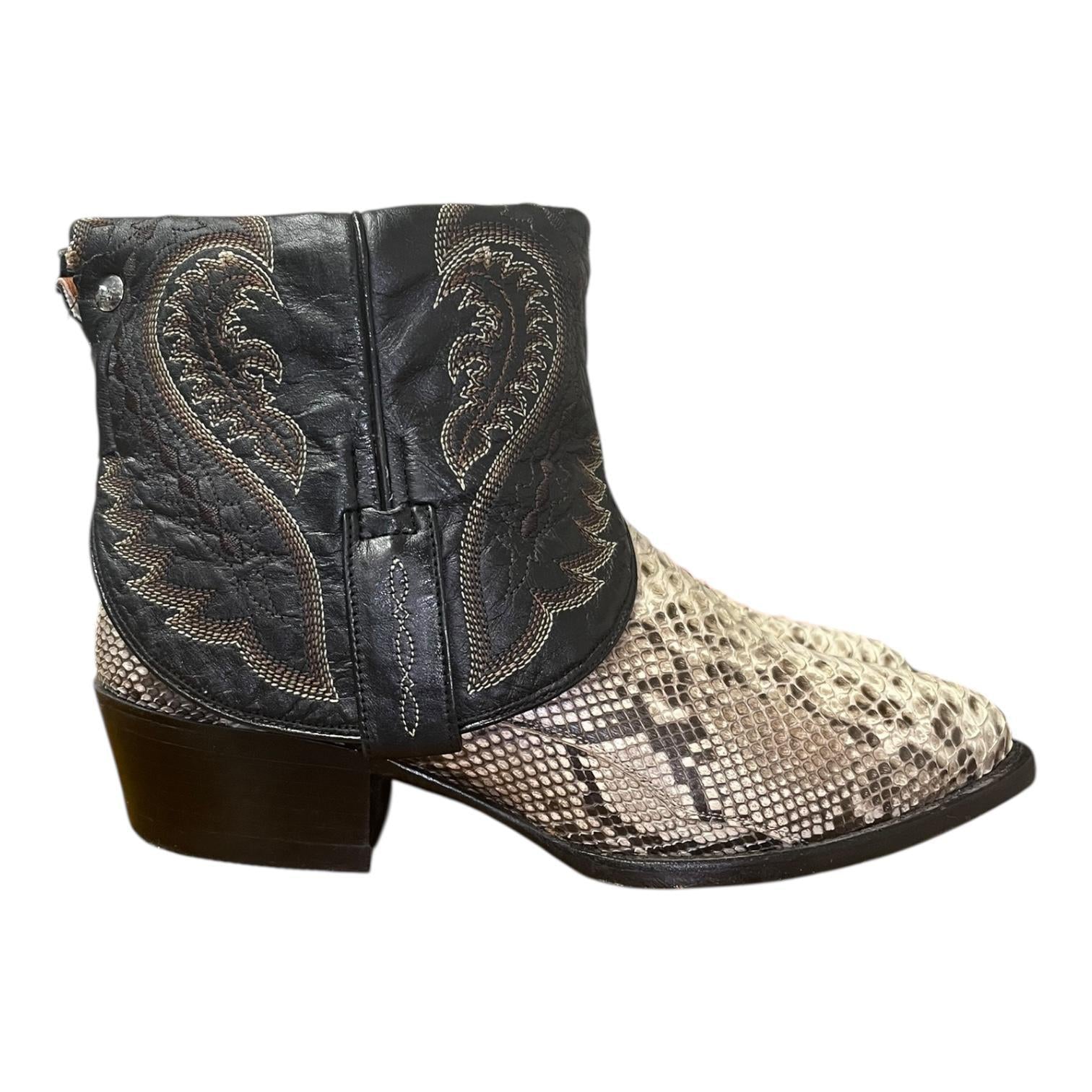 11.5 Two Toned Exotic Canty Boots®
